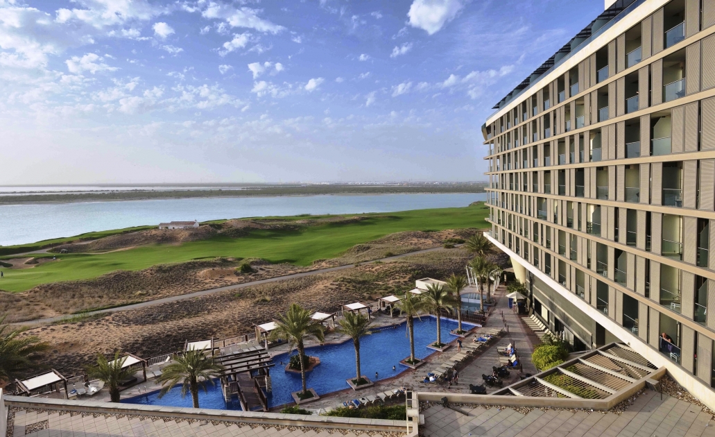 Radisson Blu Hotel Abu Dhabi Yas Island 4*